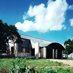 Blanco Barn : Peter Dick Architect and Builder Austin Texas
